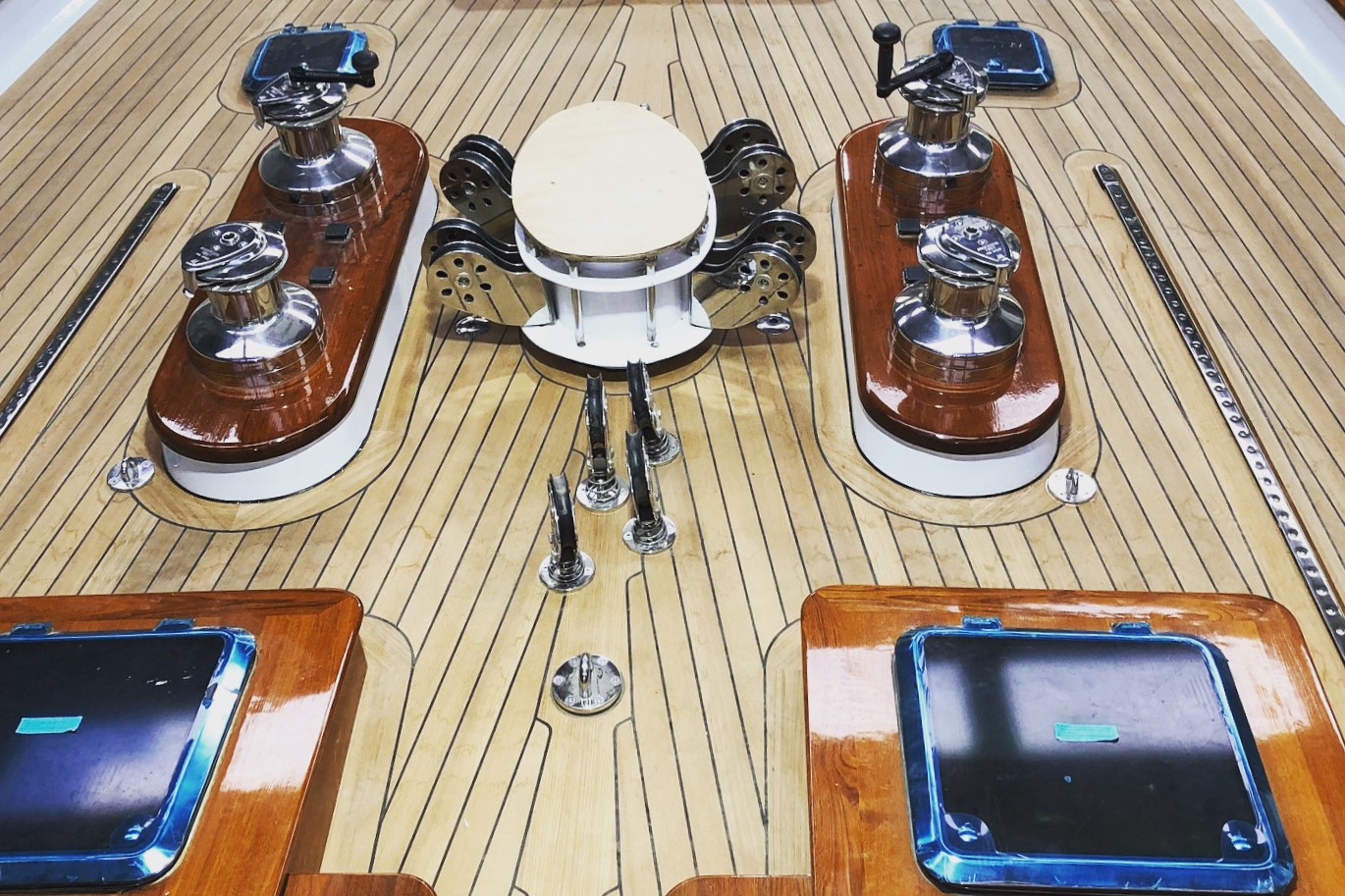 Tanielle - Hoek Classic 80 Ft for sale | Falcon Rydell Yachts